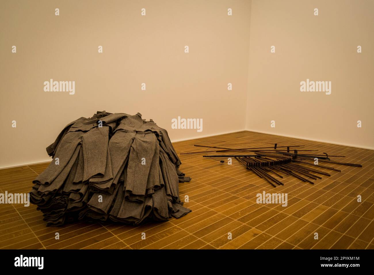 Joseph beuys art hi-res stock photography and images - Alamy