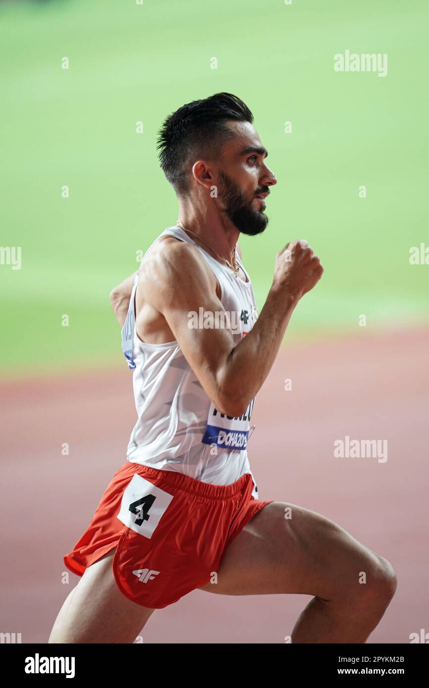 Adam Kszczot running the 800m at the 2019 World Athletics Championships ...