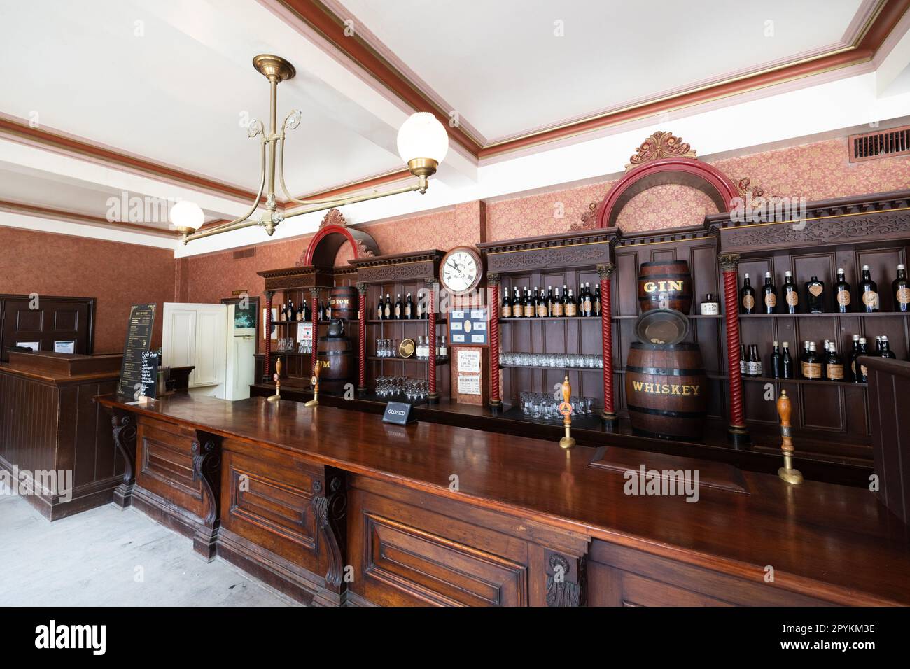 Gold sovereign poster hi-res stock photography and images - Alamy