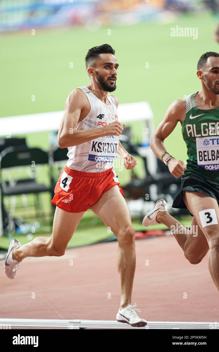 Adam Kszczot running the 800m at the 2019 World Athletics Championships ...