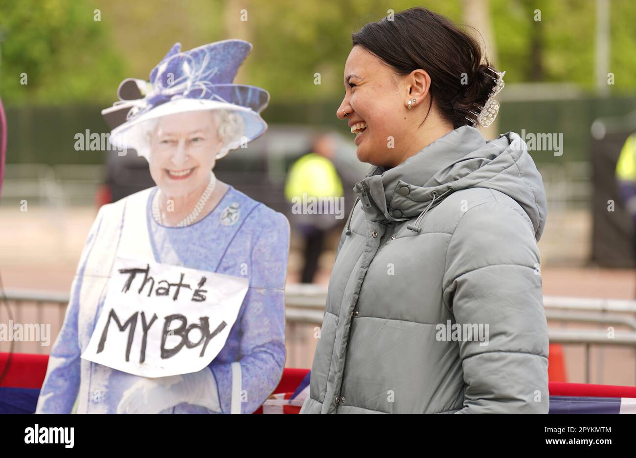 Royal fan Alyssa Whaanga camping out on The Mall, near Buckingham ...