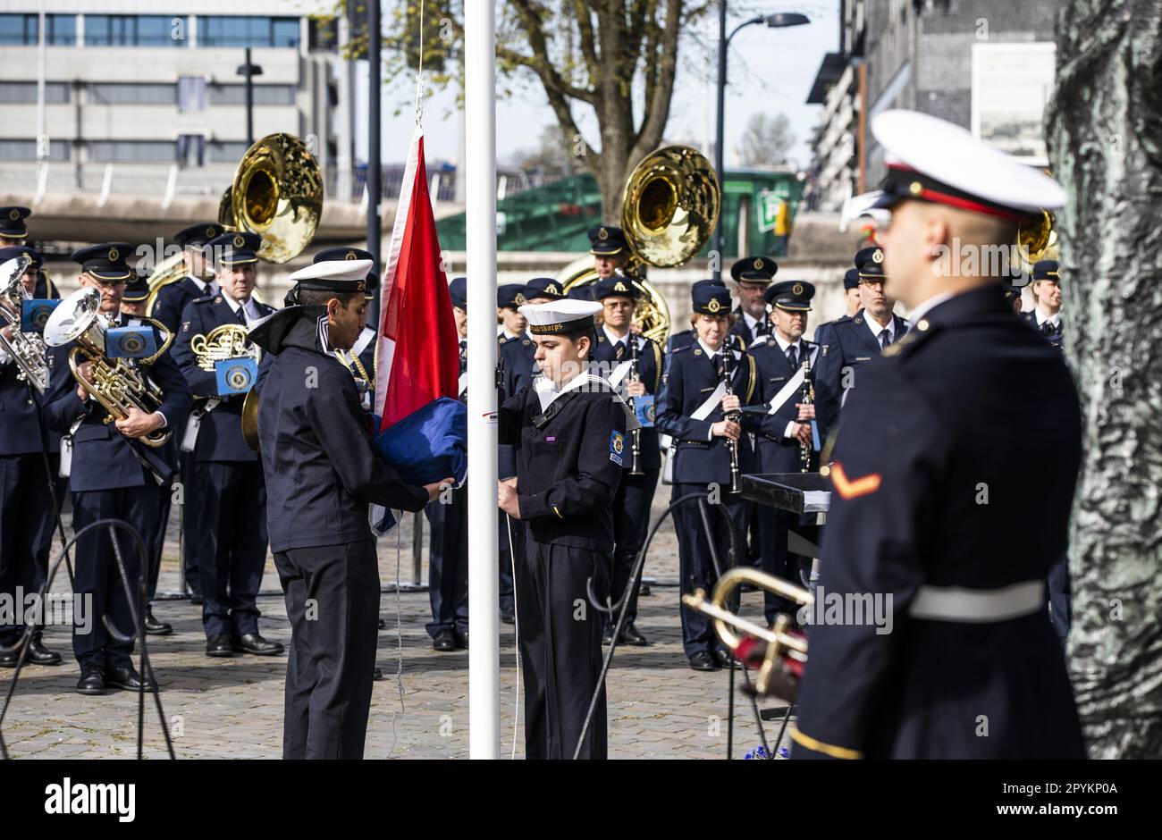 Dutch merchant ships hi-res stock photography and images - Alamy