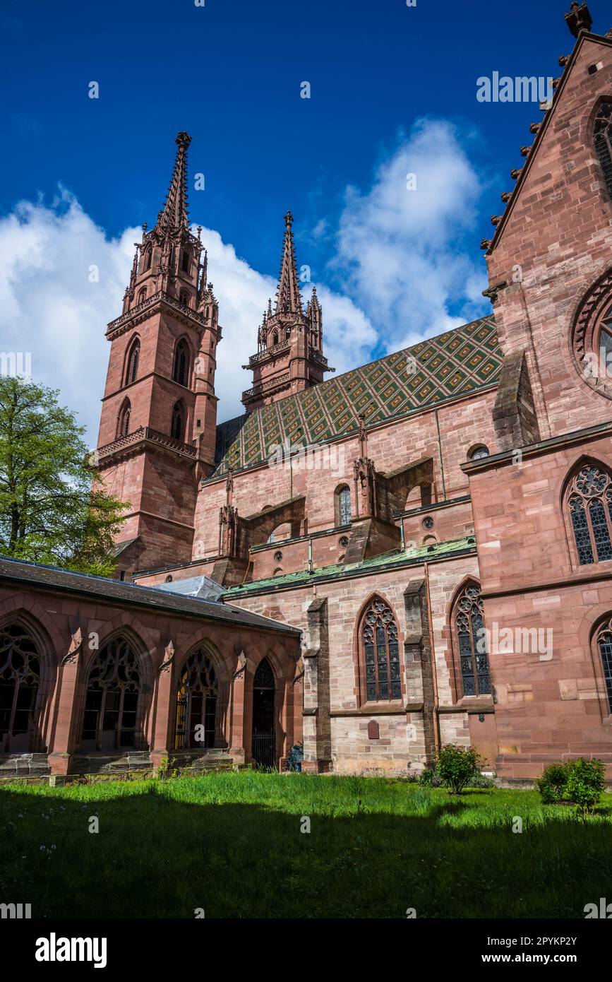 Basel Minster, originally a Catholic cathedral and today a Reformed ...
