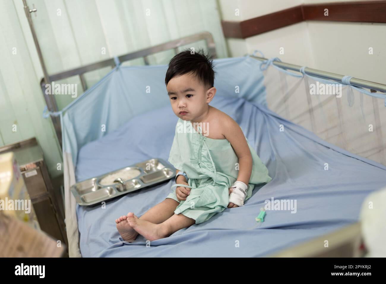 Asian boy in hospital hi-res stock photography and images - Alamy