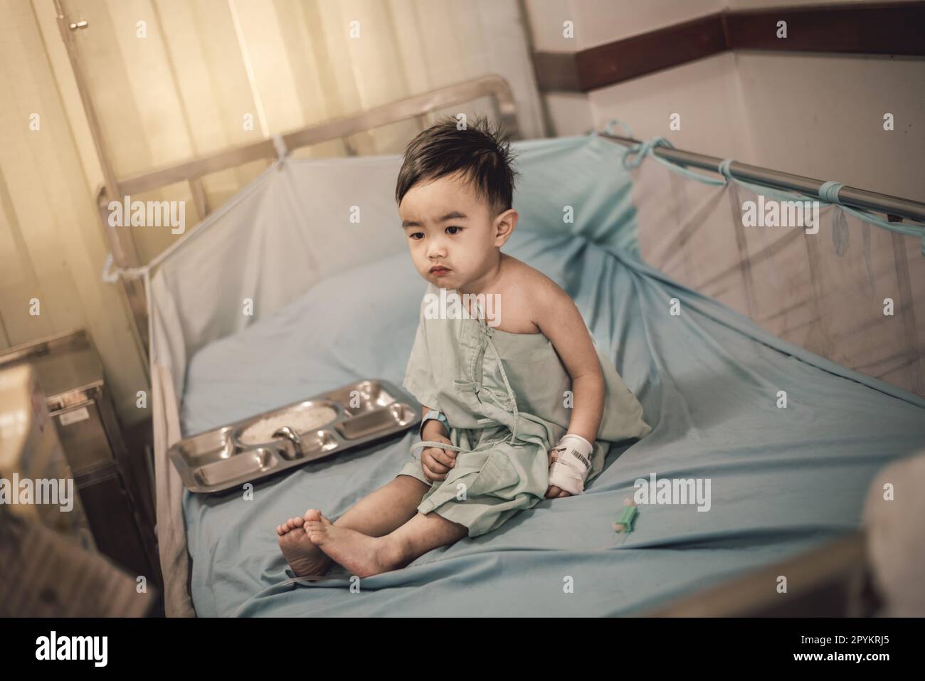 Asian boy in hospital hi-res stock photography and images - Alamy