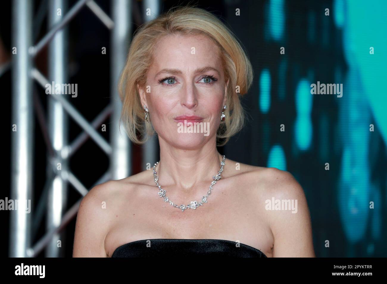 Gillian anderson 2020 hi-res stock photography and images - Alamy