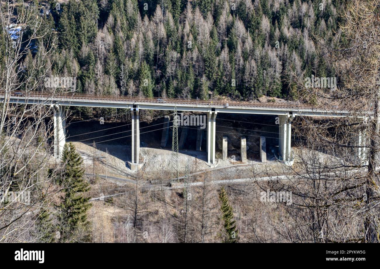 Brenner, Südtirol, Brennerautobahn, Autobahn, Wipptal, Eisack, Brücke ...