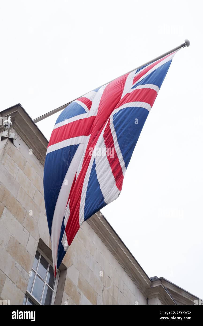 King charles iii waving hi-res stock photography and images - Alamy