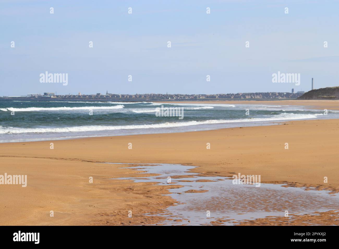 Peterhead on horizon hi-res stock photography and images - Alamy
