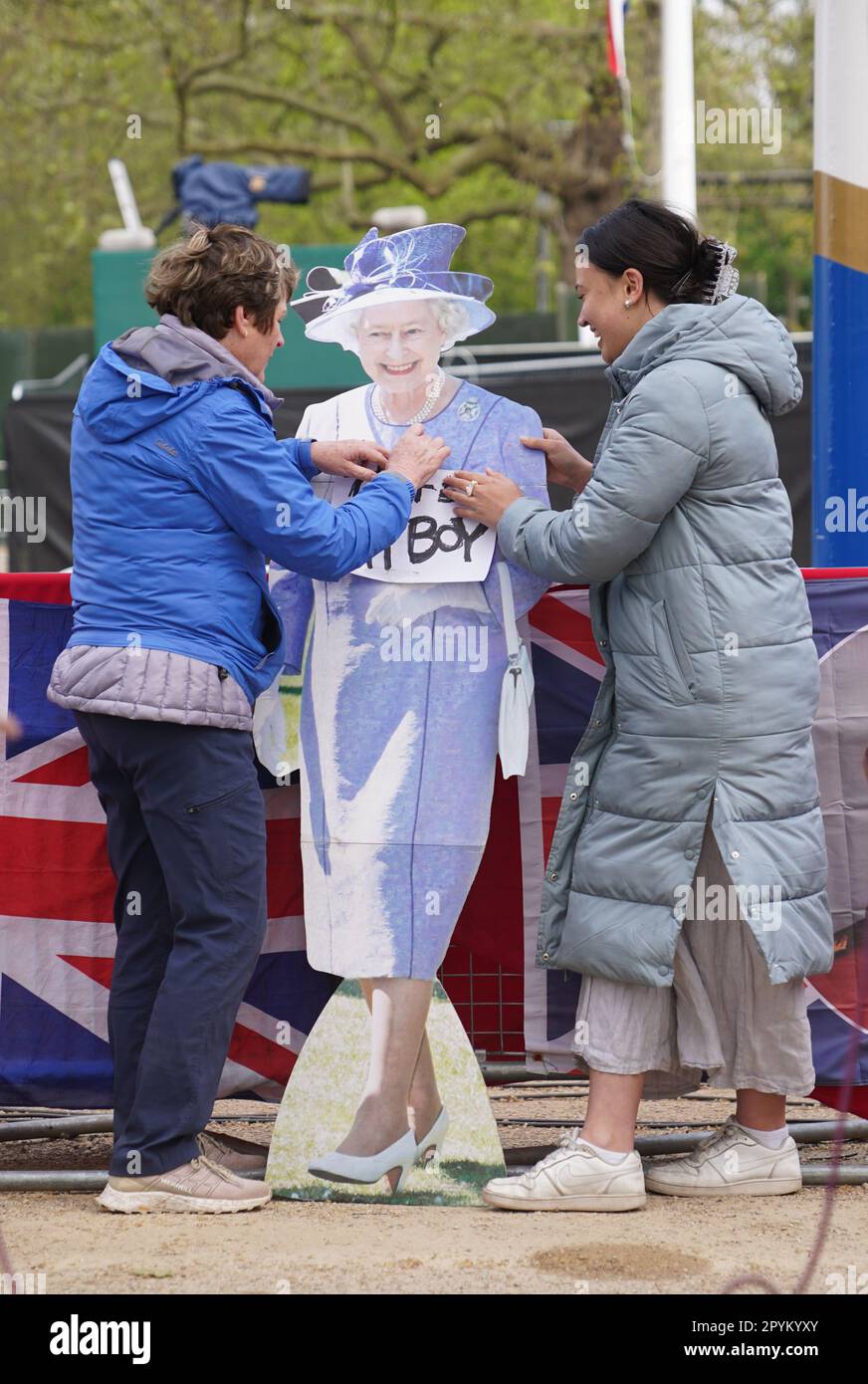 Royal fan Alyssa Whaanga (right) camping out on The Mall, near ...