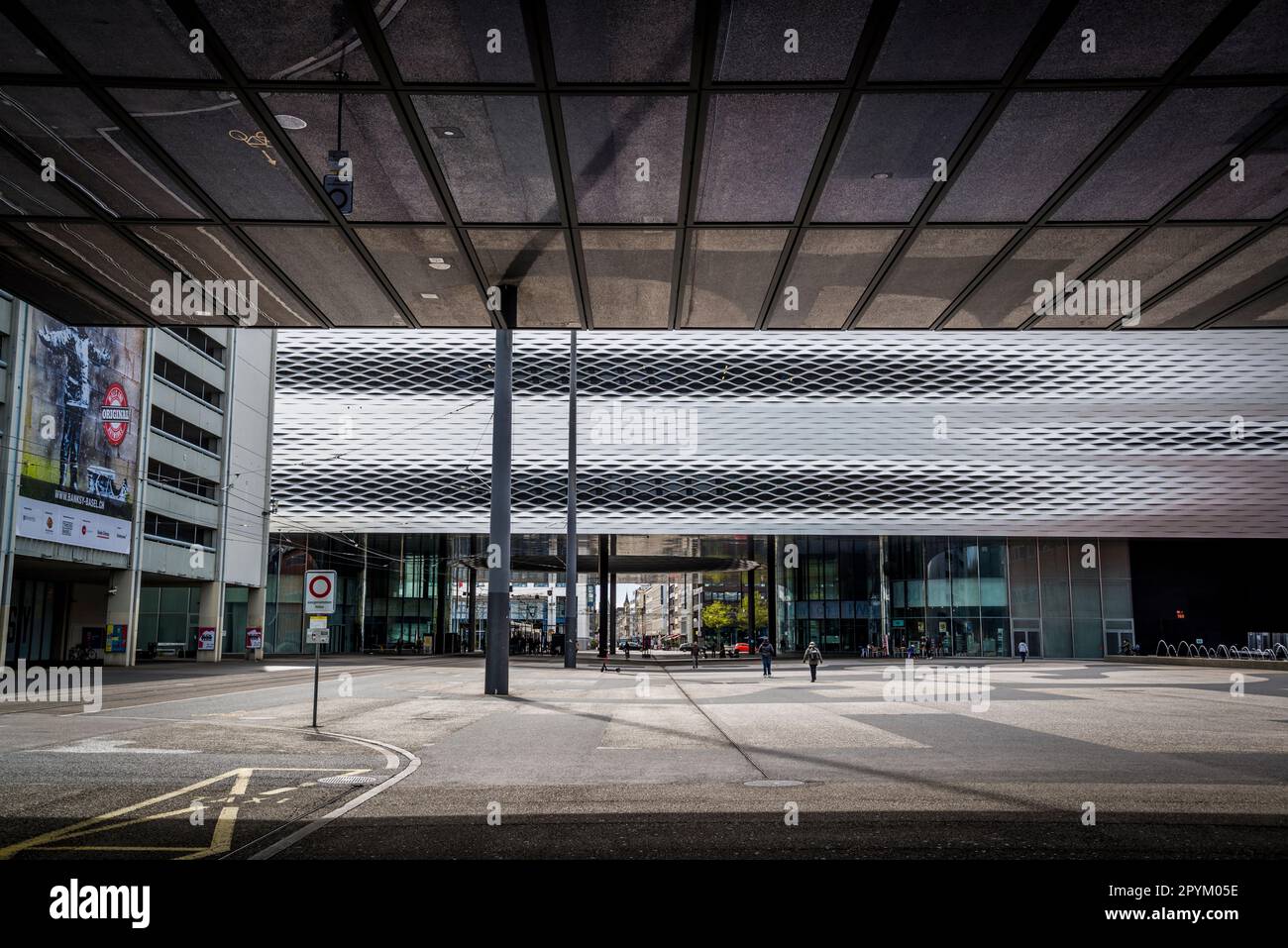 Basel exhibition centre, Hall 1, the new Messe Basel trade fair ...