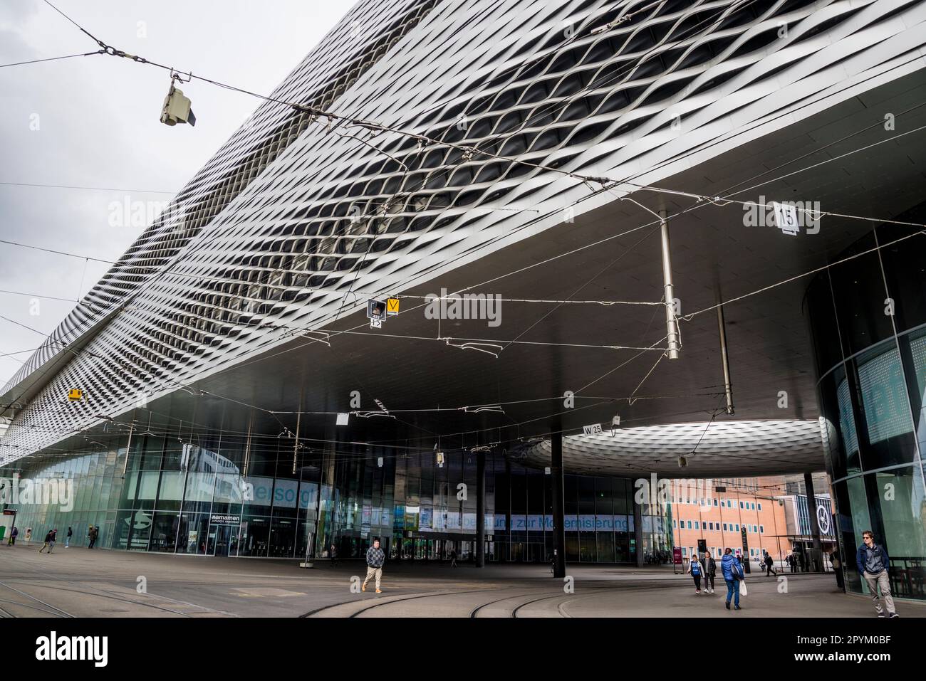 Basel exhibition centre, Hall 1, the new Messe Basel trade fair ...