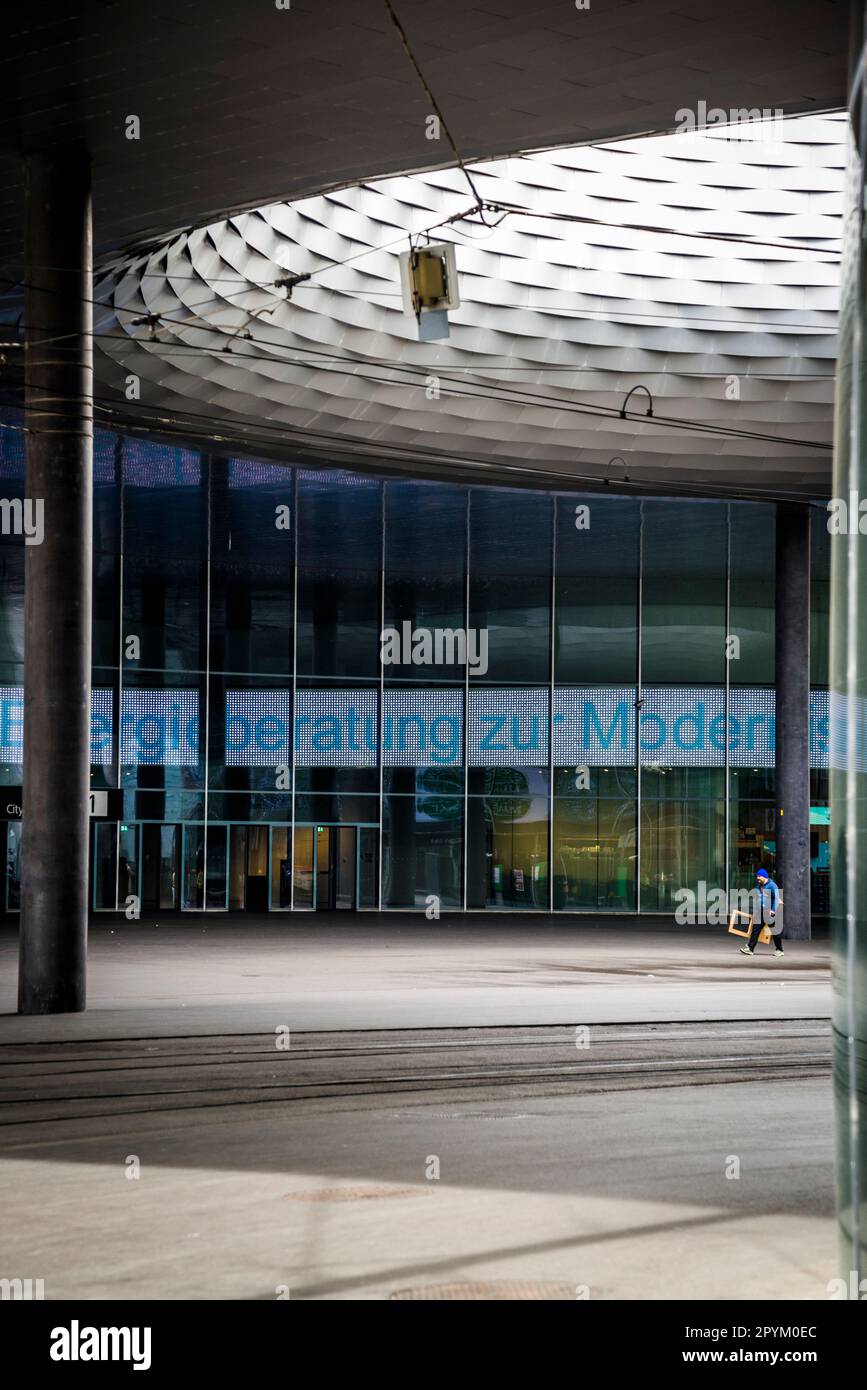 Basel exhibition centre, Hall 1, the new Messe Basel trade fair ...