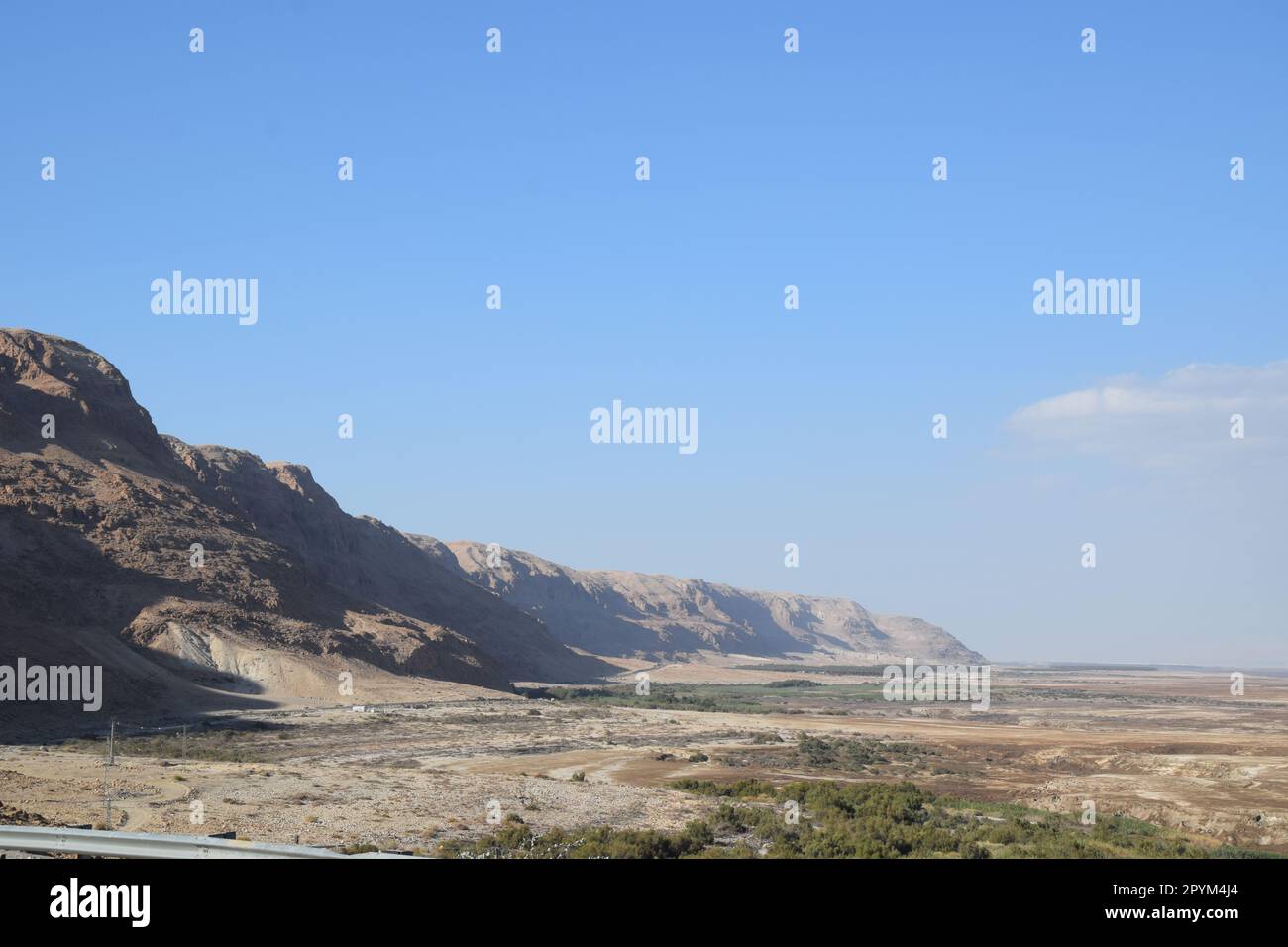 Receding sea level and dried out coastline of the Dead Sea: Driving ...