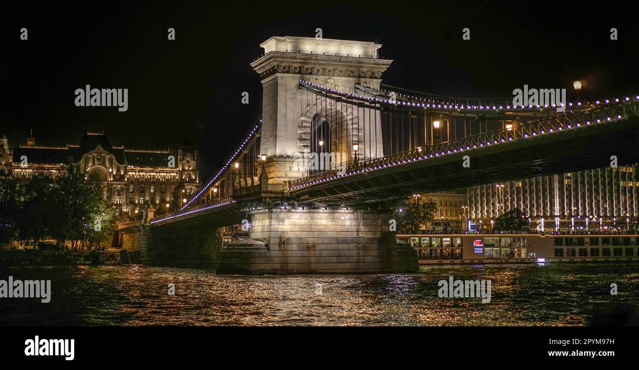 Chain bridge illuminated hi-res stock photography and images - Alamy