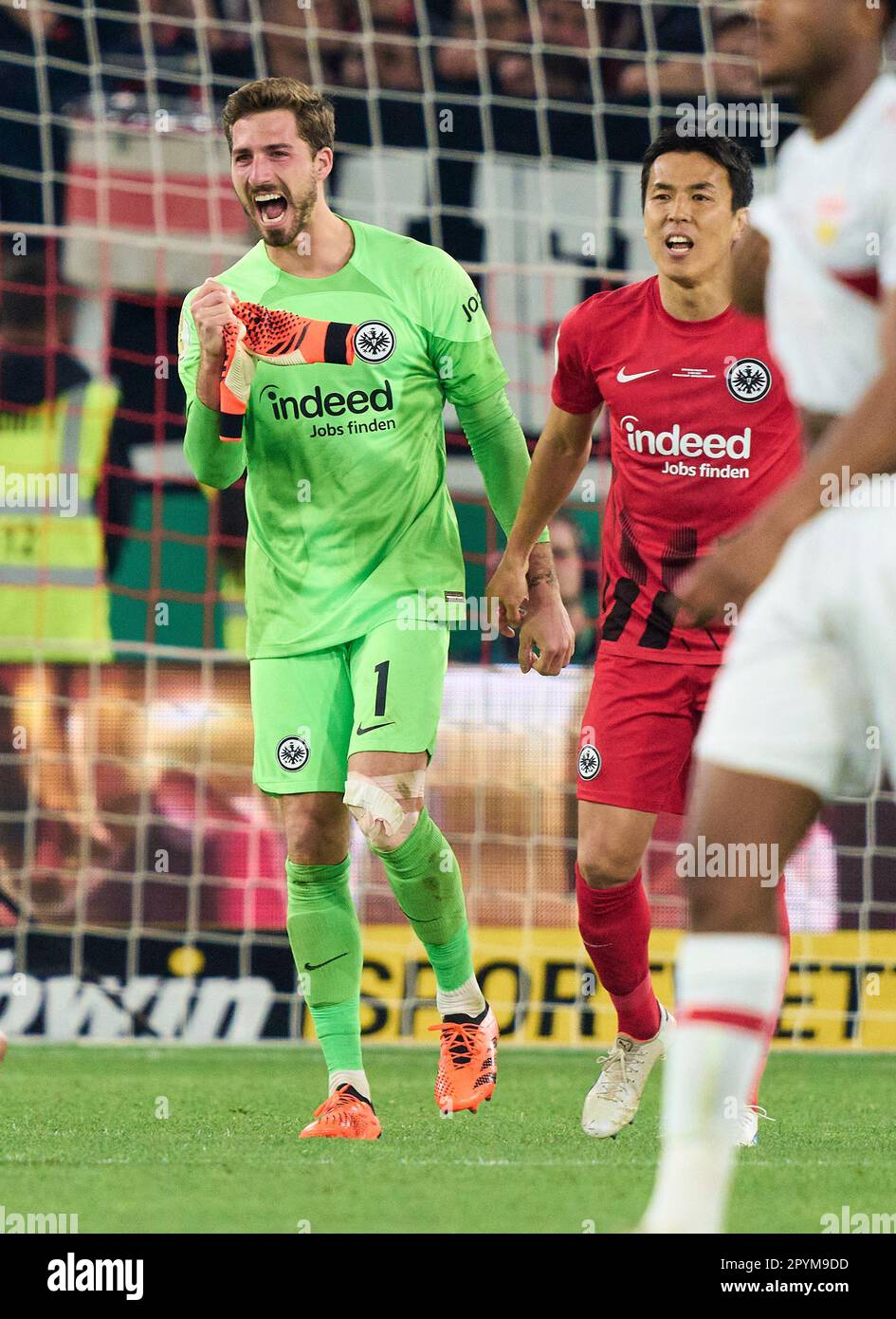 Keeper celebrating after the bundesliga football match hi-res stock ...