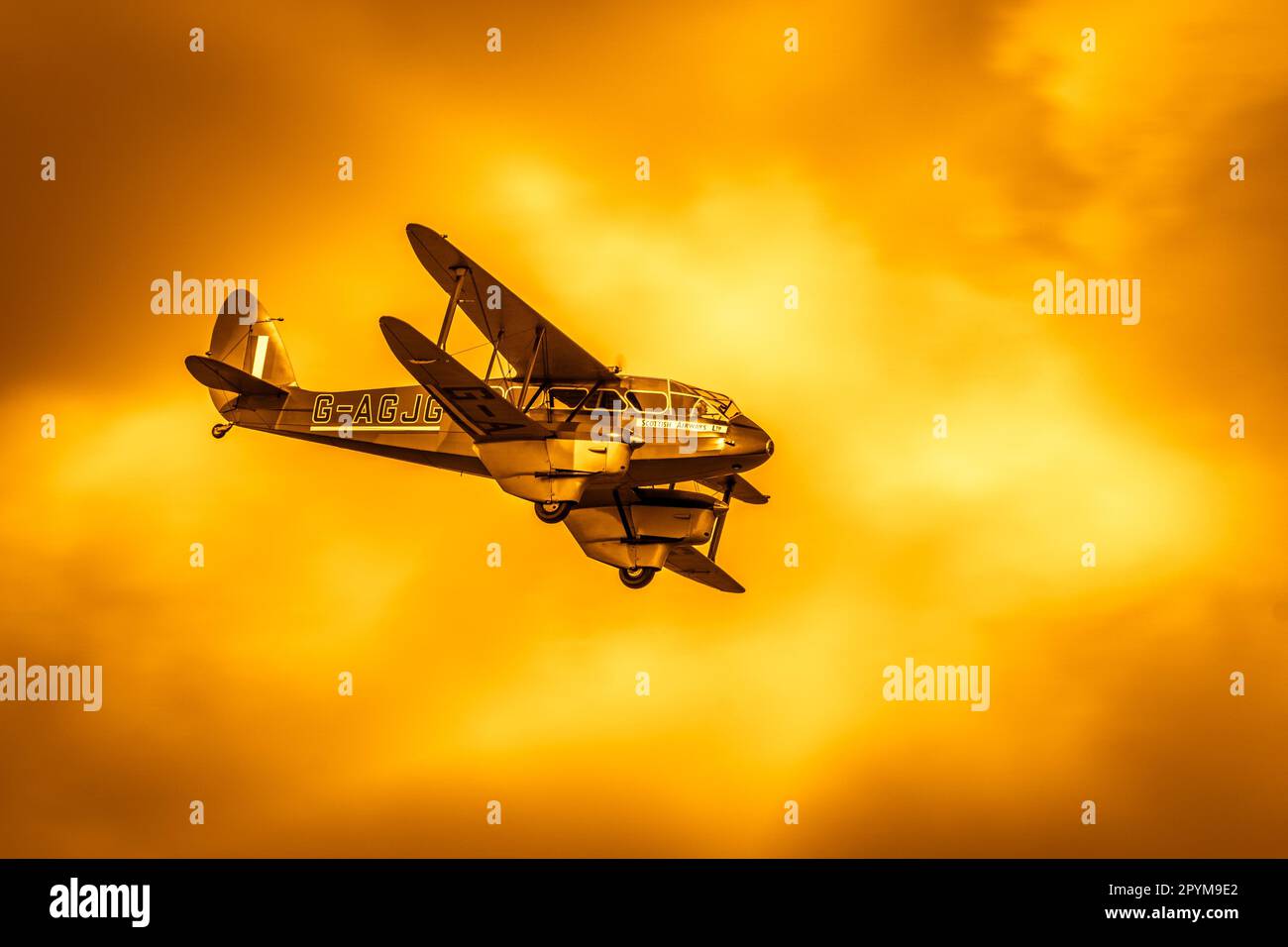 de Havilland DH89a Dragon Rapide Stock Photo - Alamy