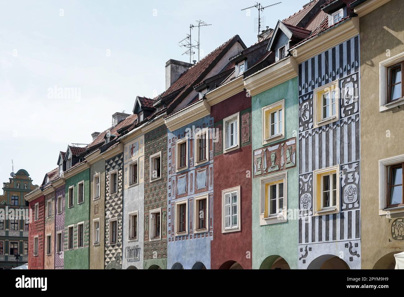 Multicoloured houses hi-res stock photography and images - Alamy