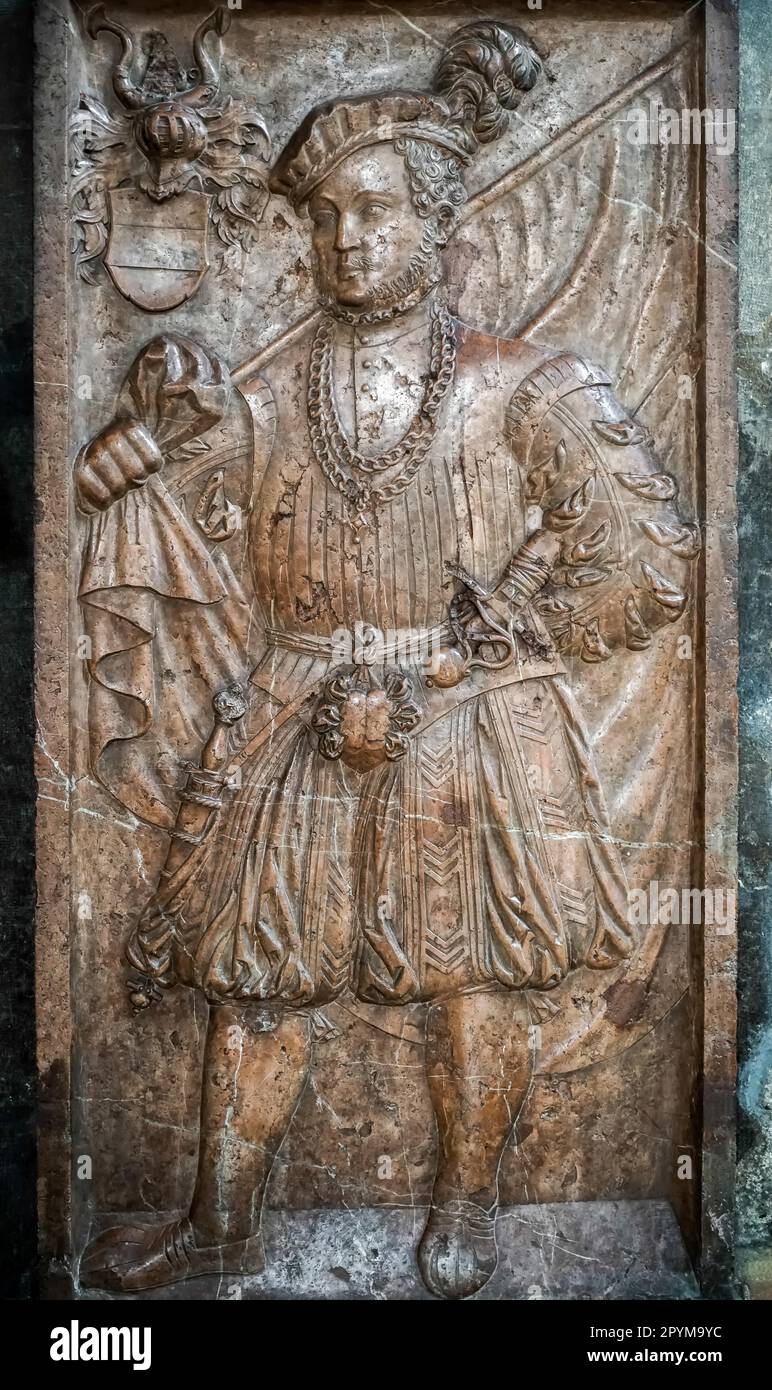 Gothic relief sculpture hi-res stock photography and images - Alamy
