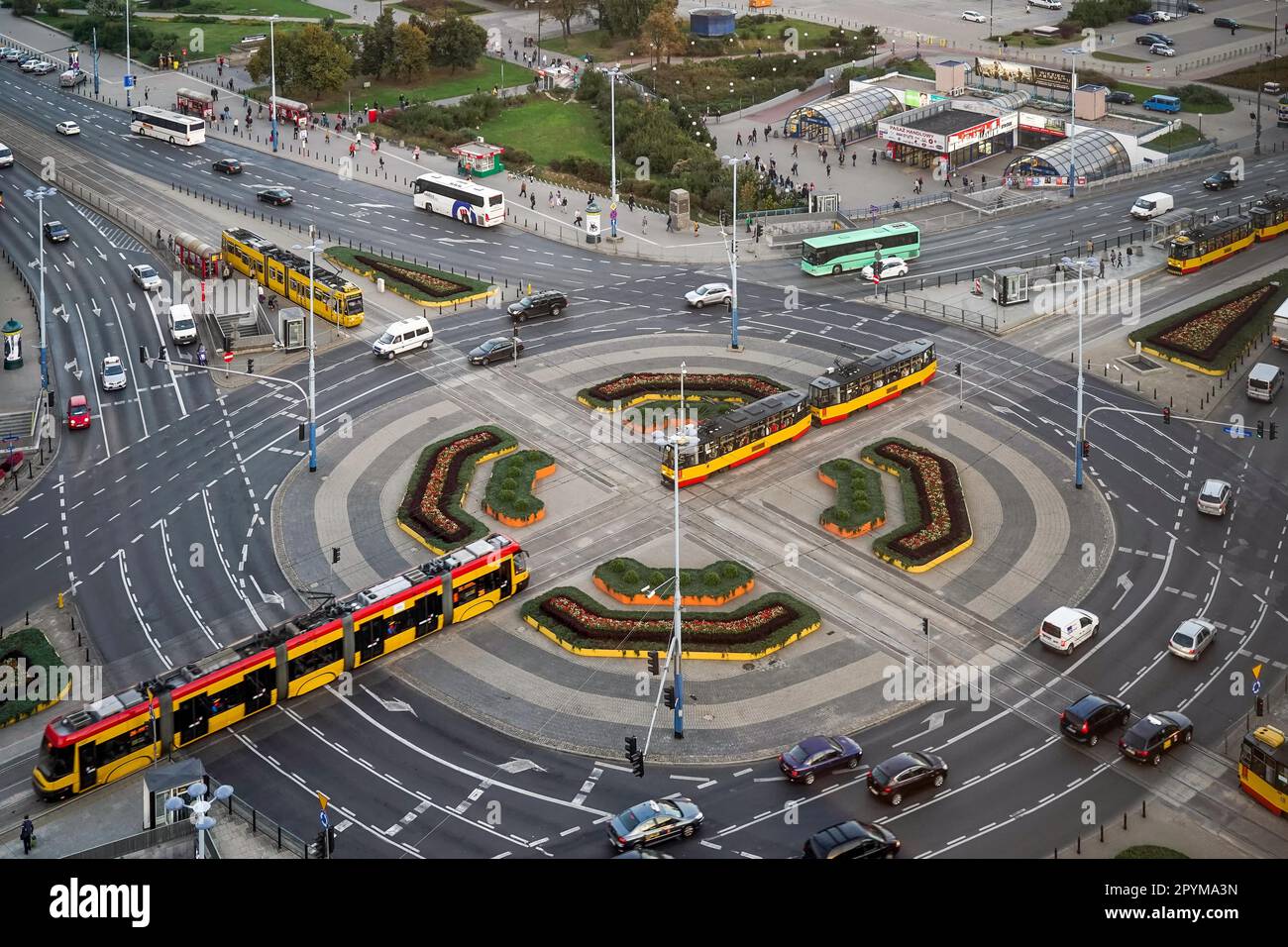 Morning traffic on large street hi-res stock photography and images - Alamy
