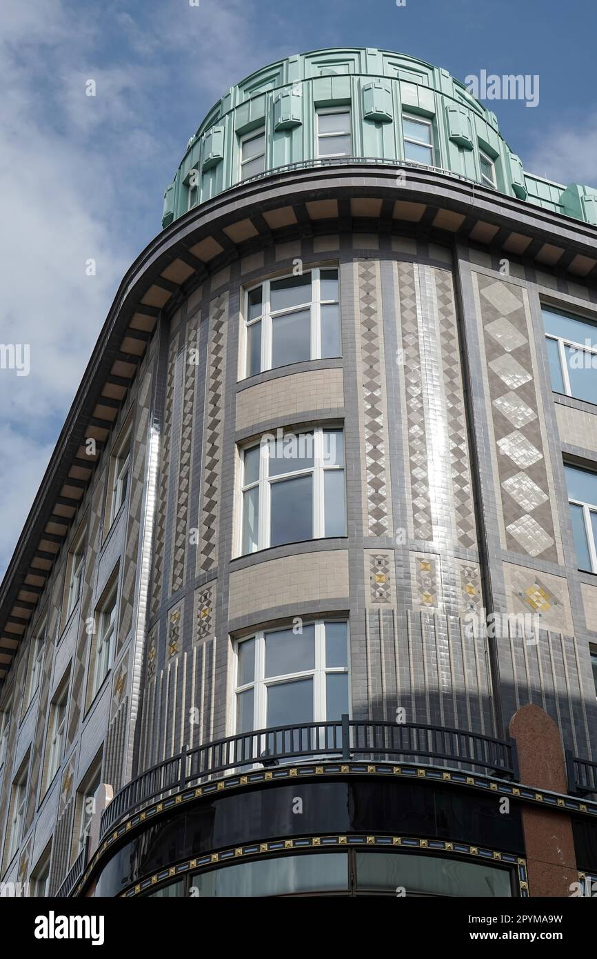 Art deco building in Vienna Stock Photo - Alamy