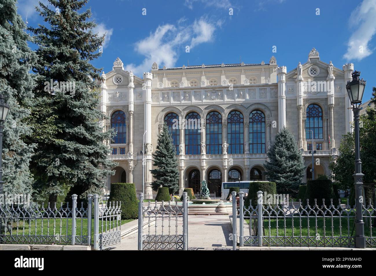 Vigado Concert Hall in Budapest Stock Photo - Alamy