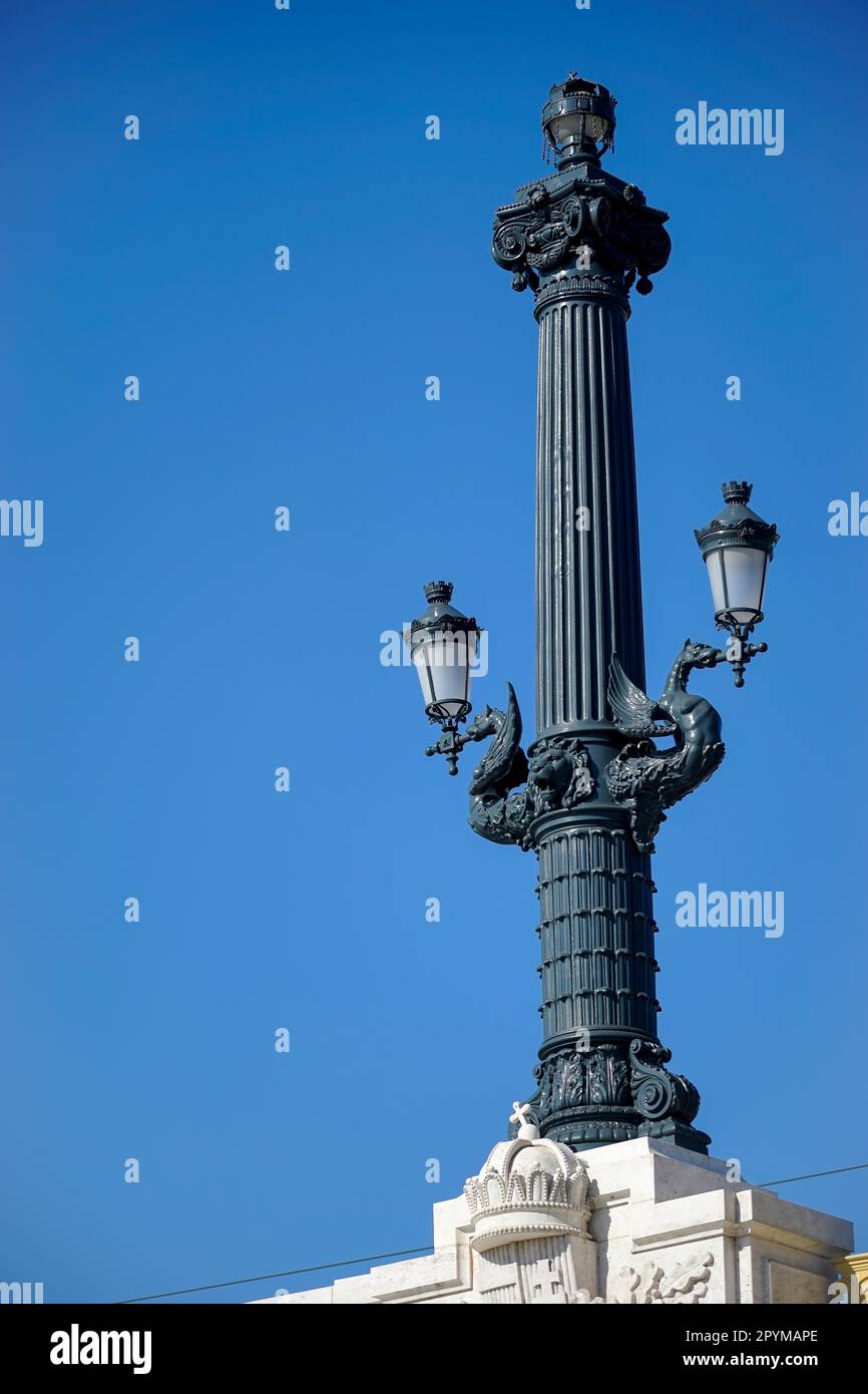 Street light in budapest hi-res stock photography and images - Alamy