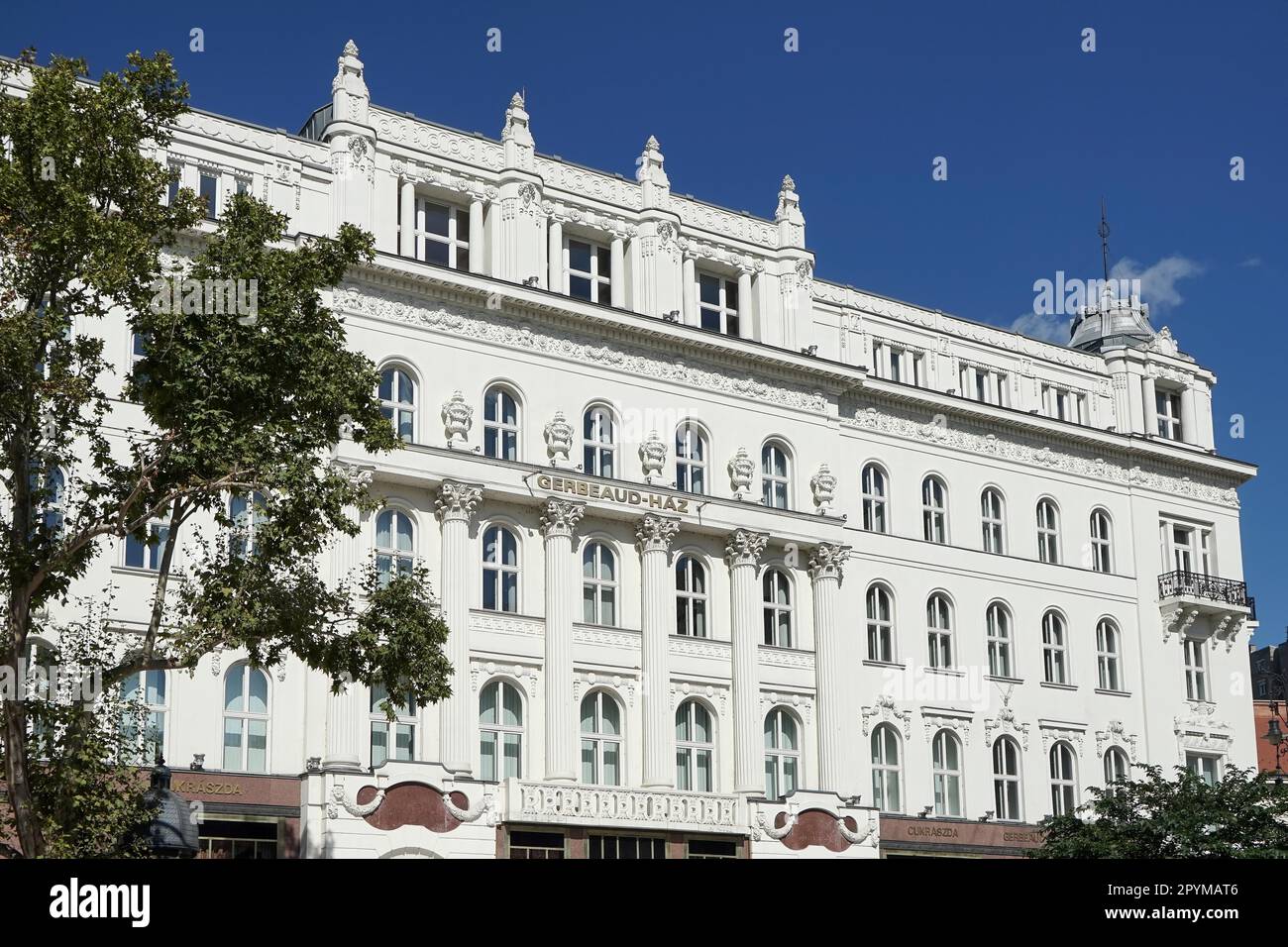 Cafe Gerbeaud in Budapest Stock Photo - Alamy