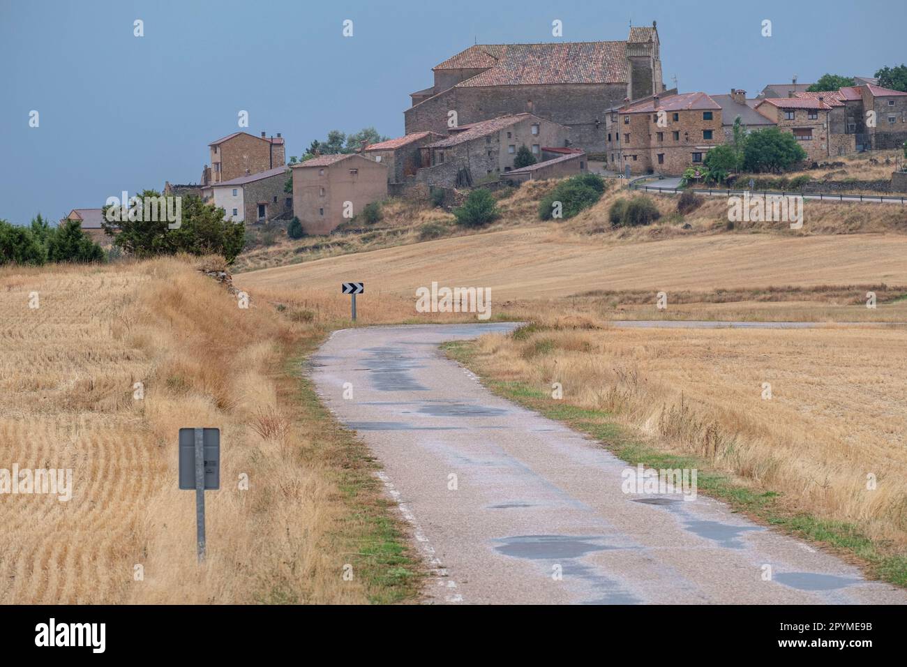 Pista de tierra hi-res stock photography and images - Alamy