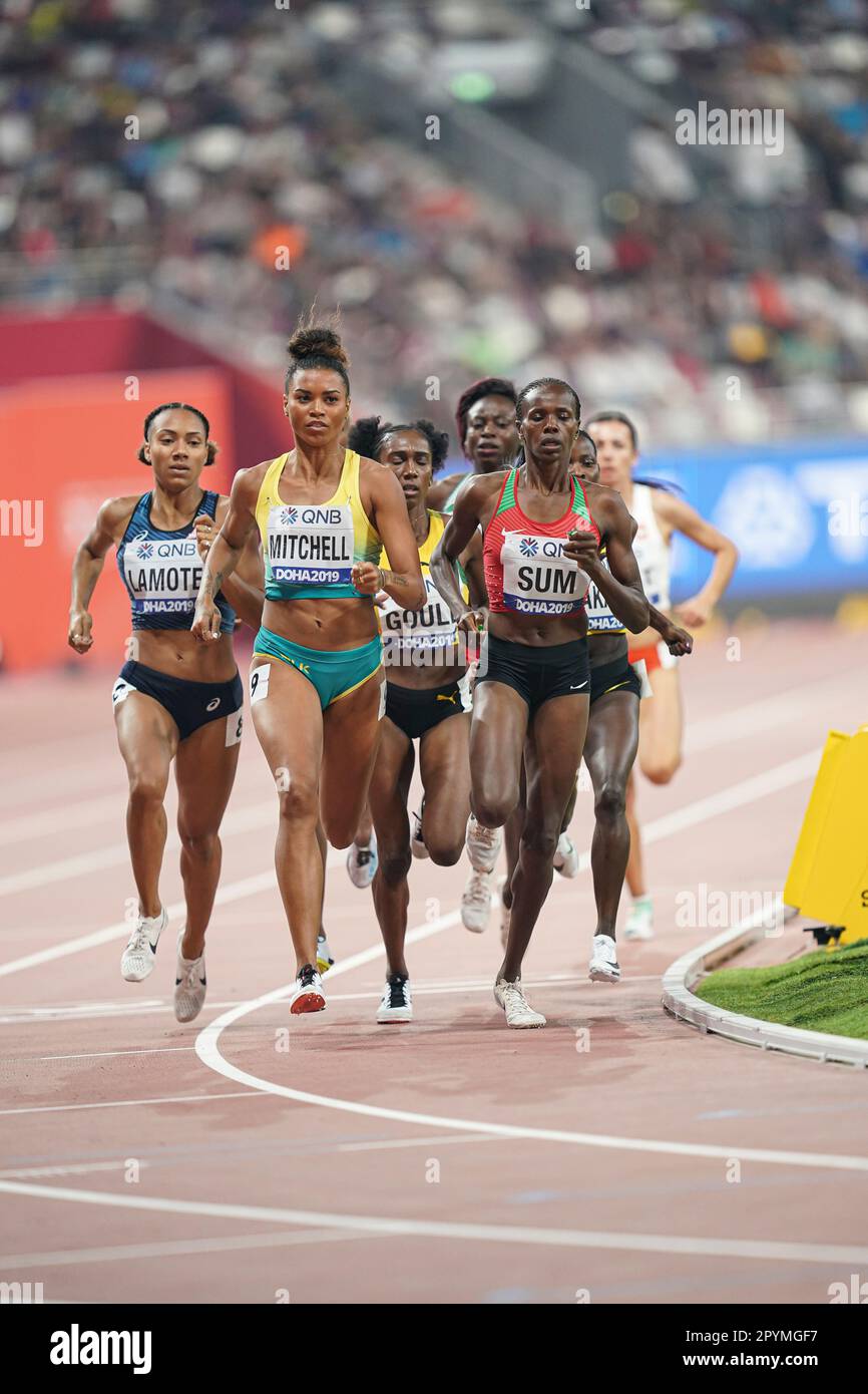 Morgan Mitchell running the 800m at the 2019 World Athletics ...