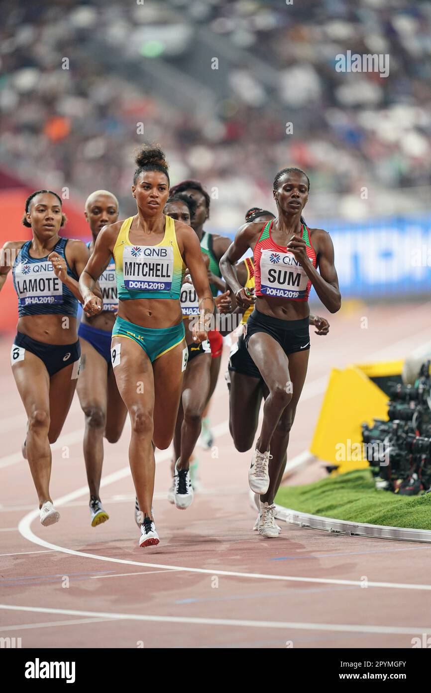 Morgan Mitchell running the 800m at the 2019 World Athletics ...