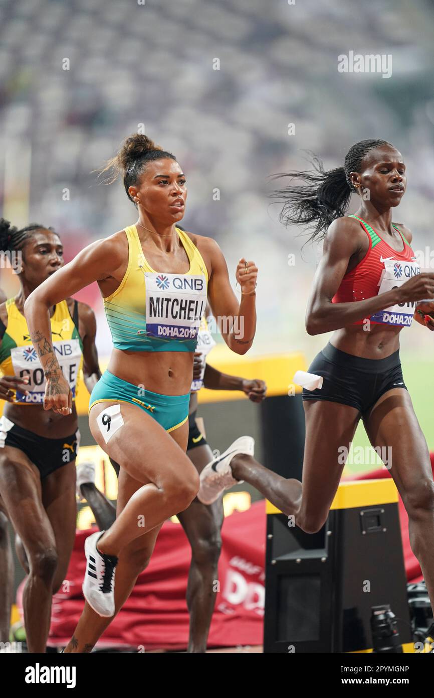 Morgan Mitchell running the 800m at the 2019 World Athletics ...