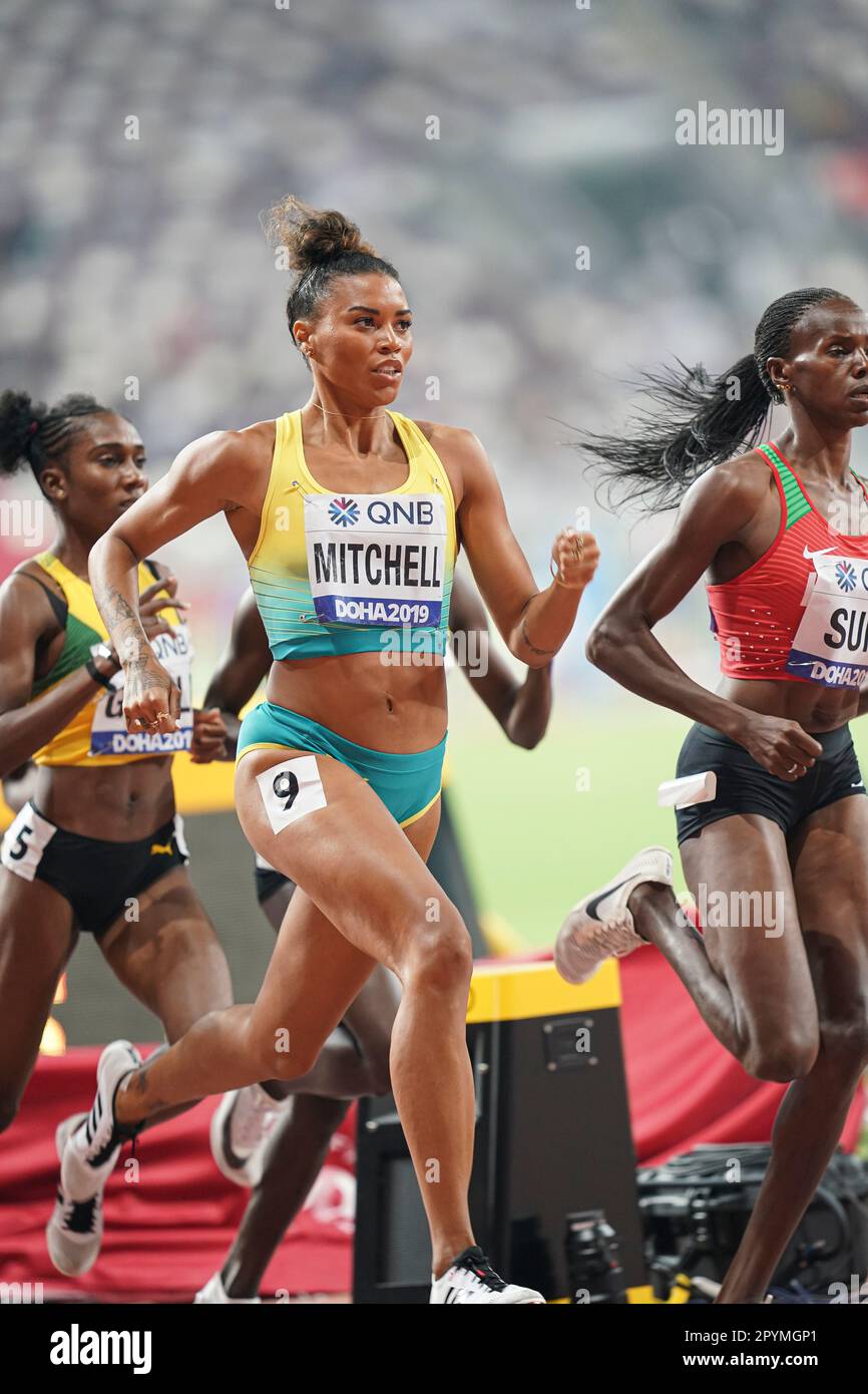 Morgan Mitchell running the 800m at the 2019 World Athletics ...