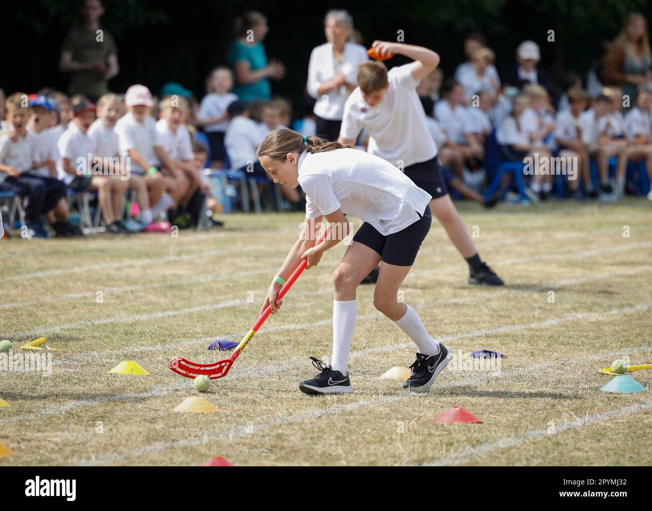 Primary school sports day girls hi-res stock photography and images - Alamy