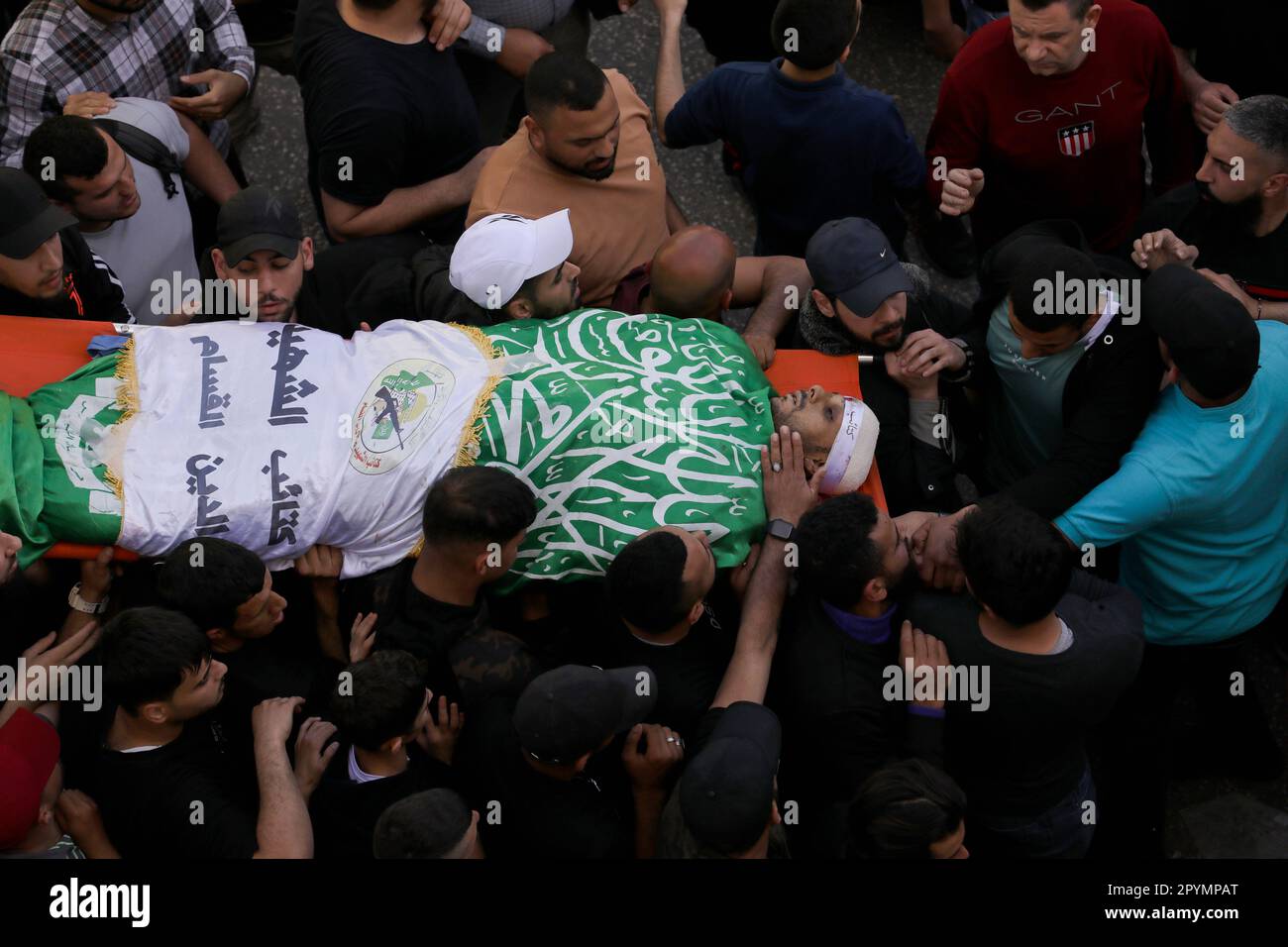 May 4, 2023: West Bank, Palestine. 04 May 2023. Mourners carry the body ...
