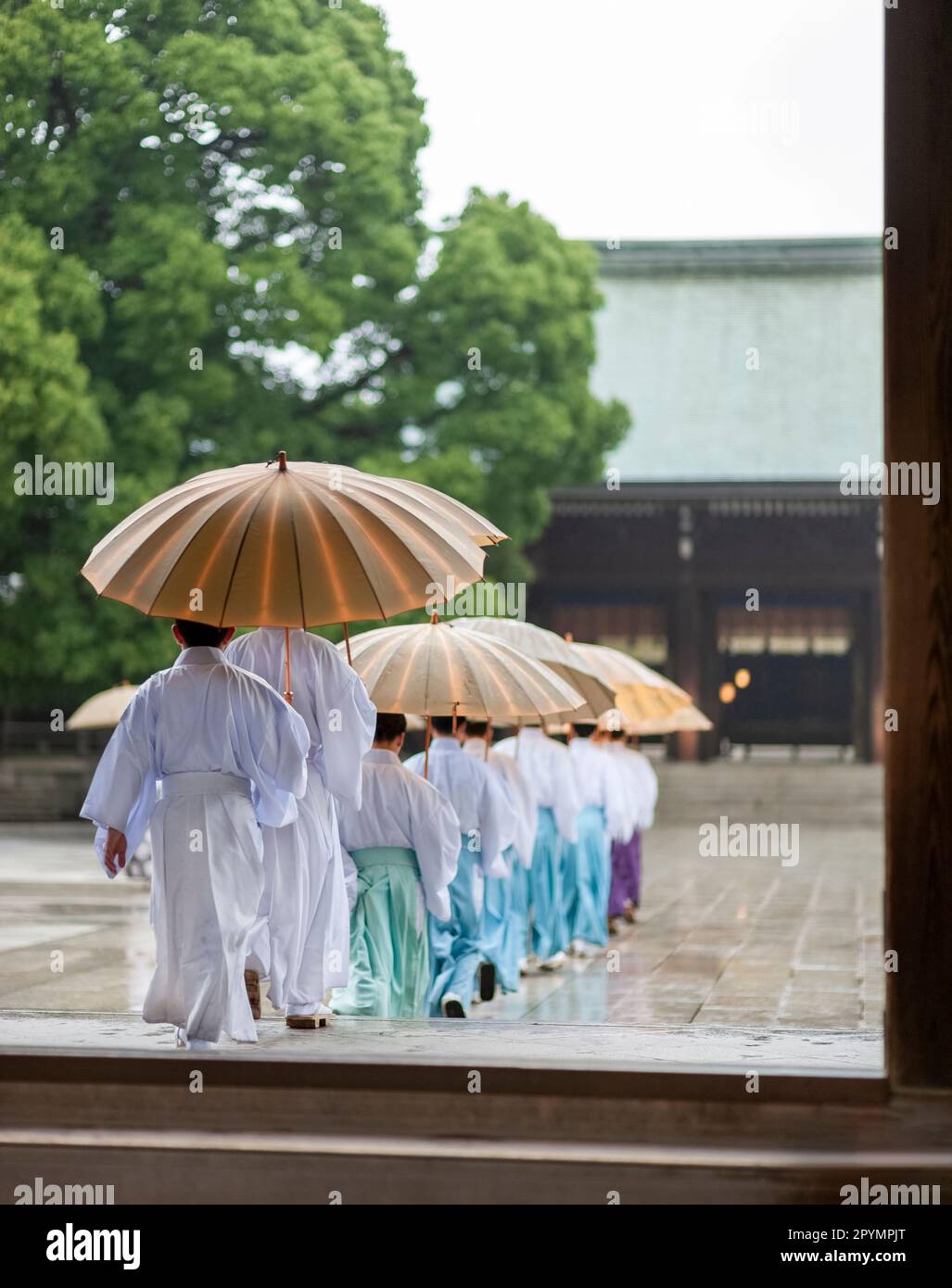 Ceremony at Meji shrine in central Tokyo, Japan Stock Photo - Alamy