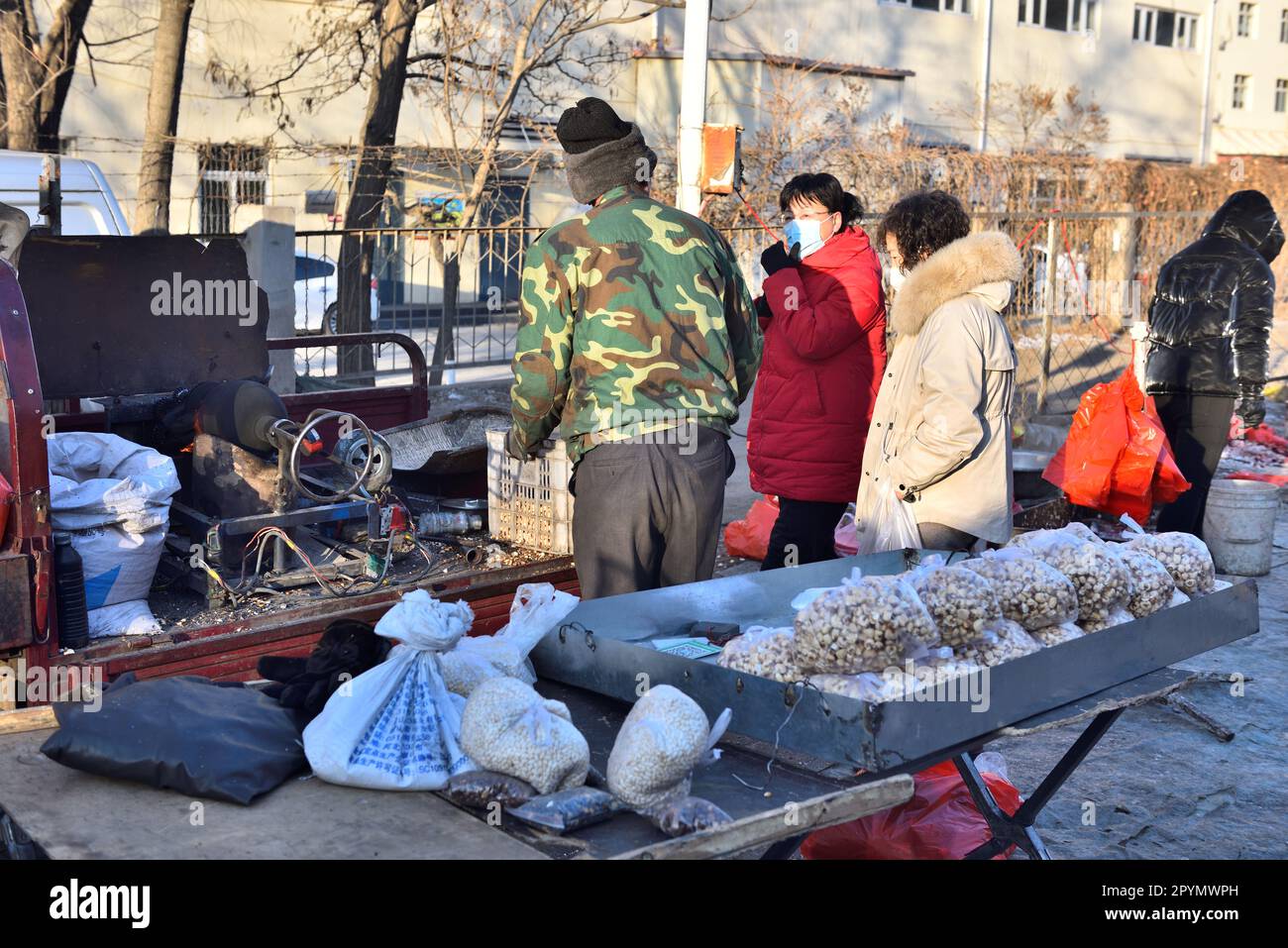 Crowded Chinese Street Market Stock Photo - Alamy