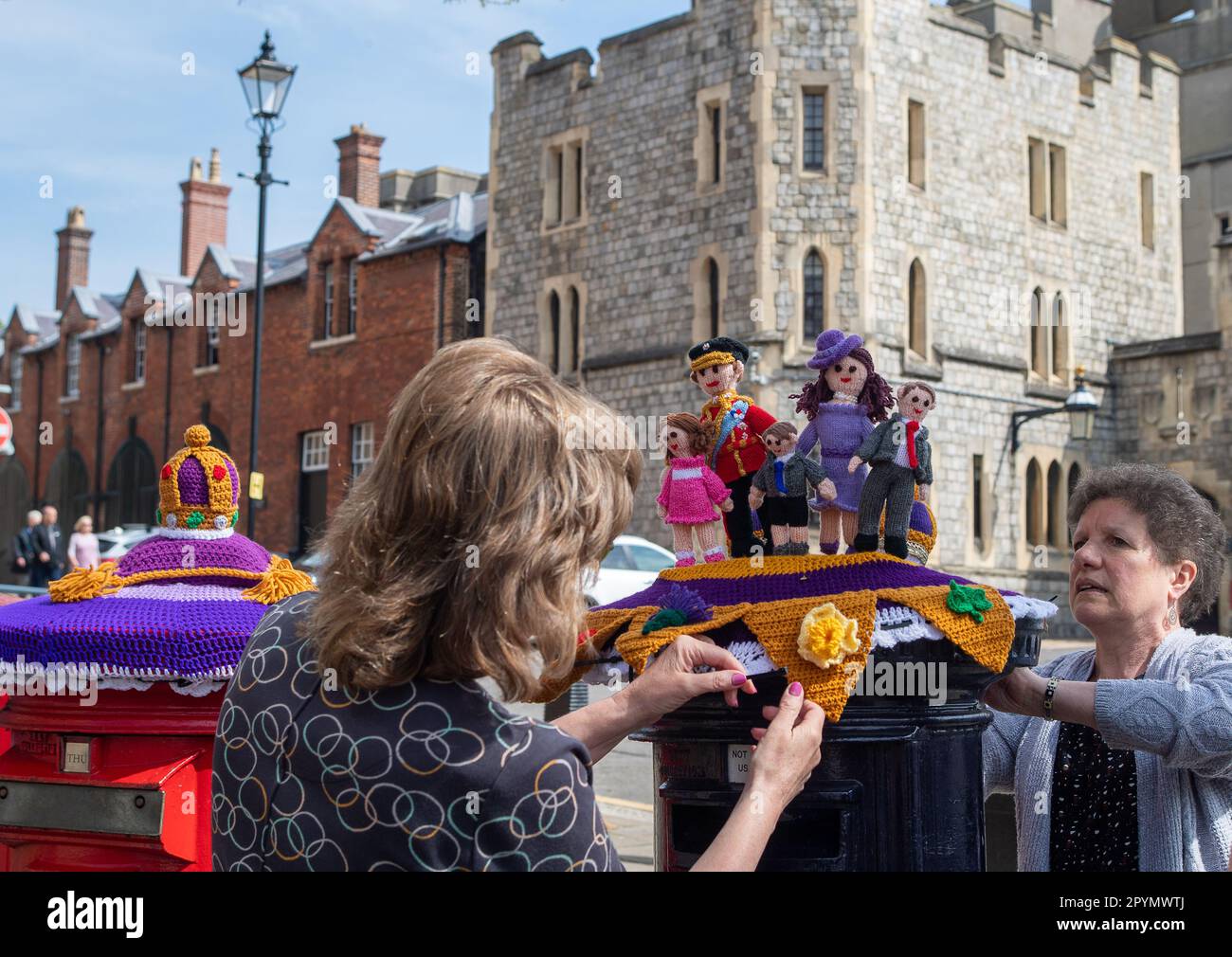 Windsor, Berkshire, UK. 4th May, 2023. Wendy Walker (L) and Jane Ellis ...