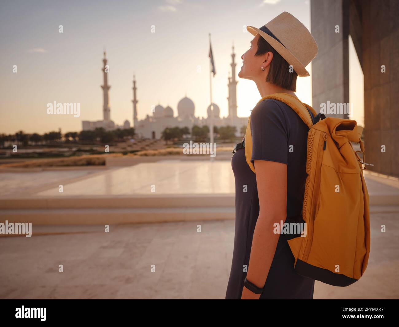 travel to the United Arab Emirates, Happy young asian female traveler ...