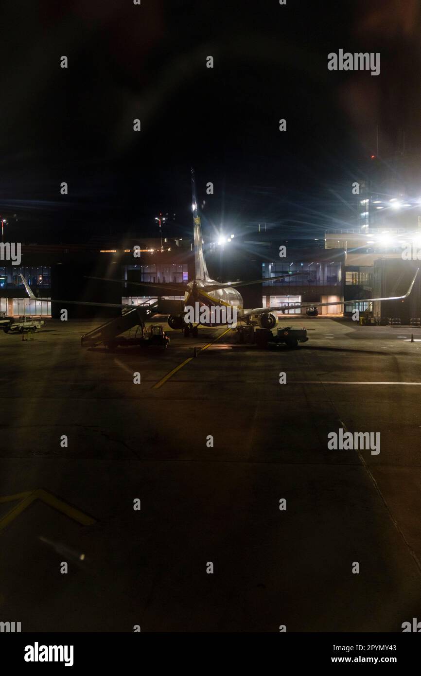 Night jet engine hi-res stock photography and images - Alamy