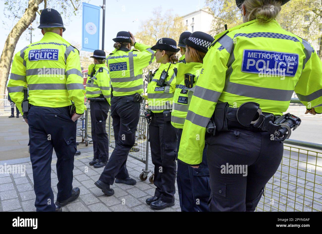 Uk met police uniform hi-res stock photography and images - Alamy