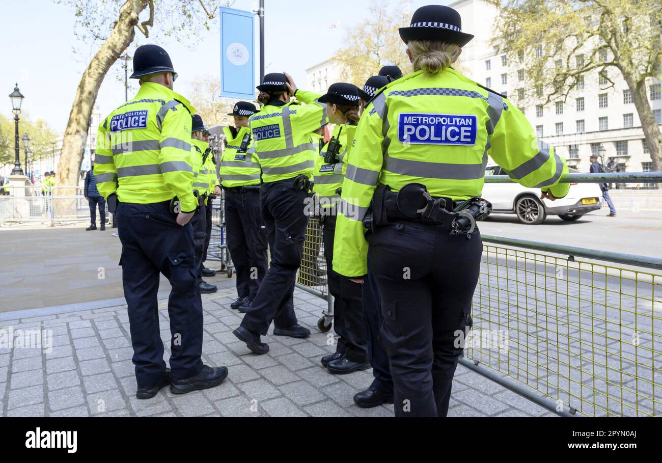 Uk met police uniform hi-res stock photography and images - Alamy