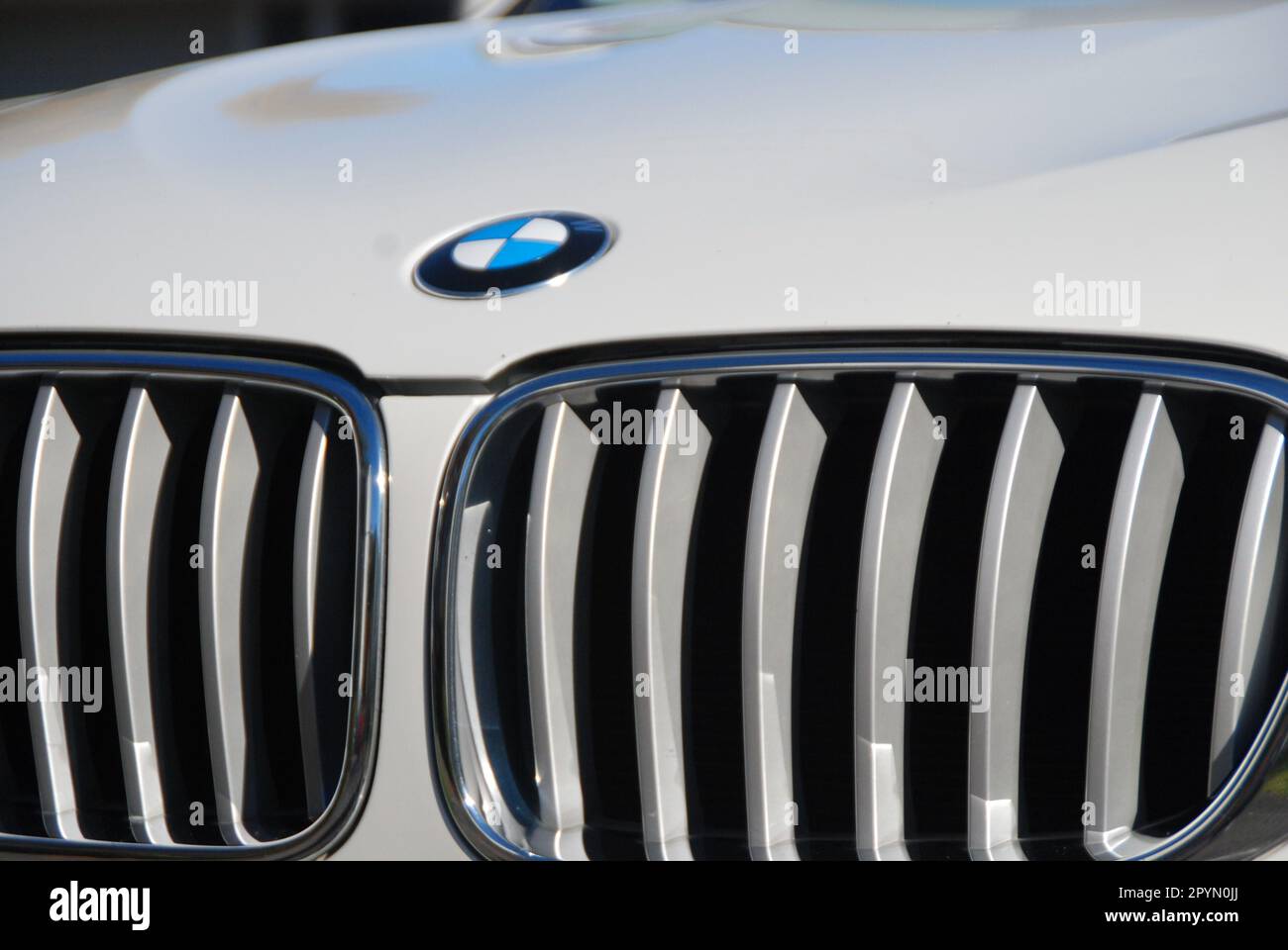 White BMW Xdrive X3 Stock Photo - Alamy