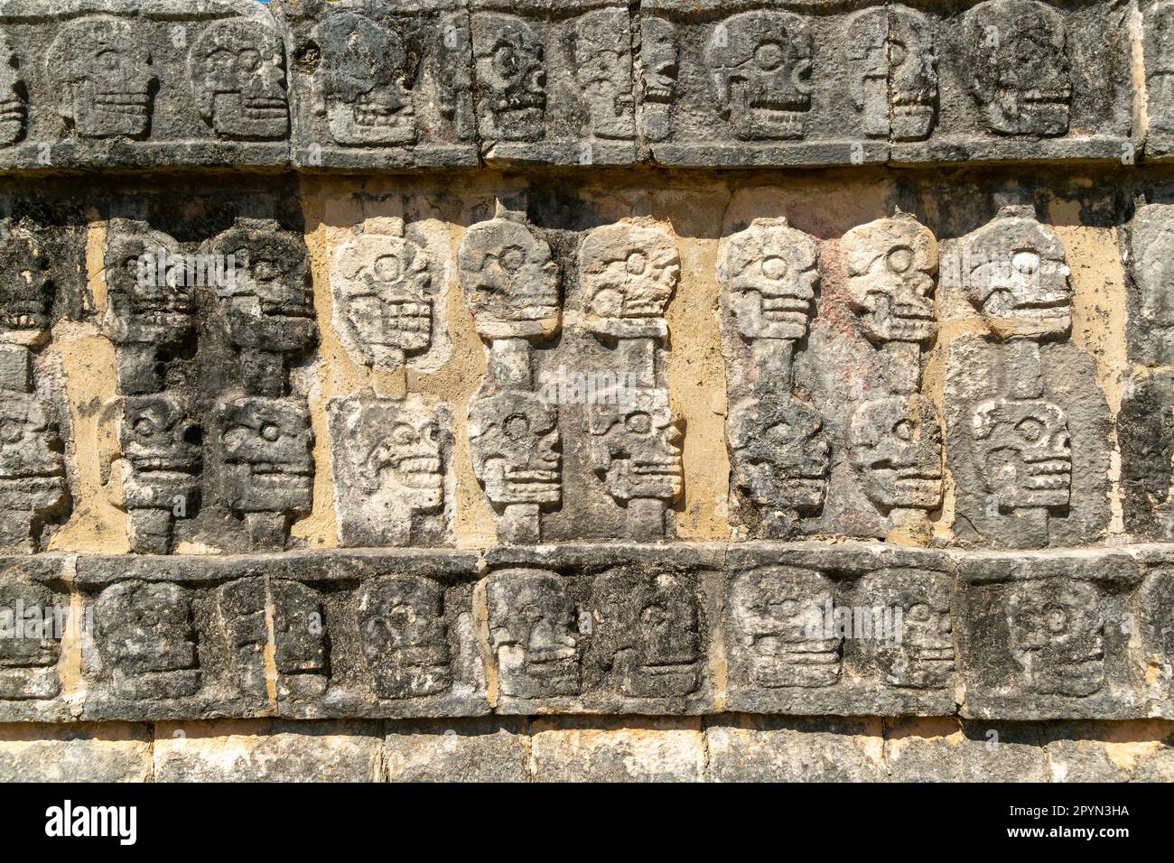 Platform of Skulls, Tzompantli, Chichen Itzá, Mayan ruins, Yucatan ...