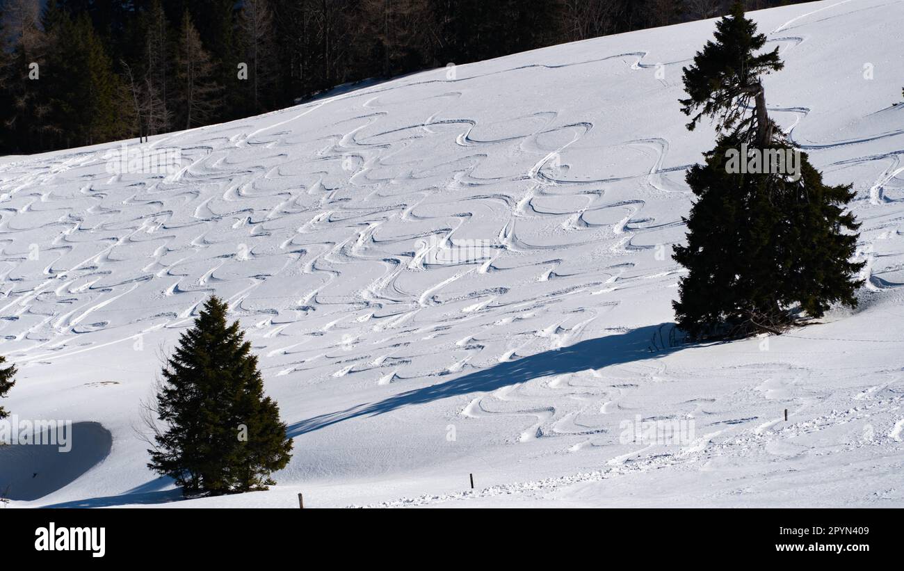 Off piste slope hi-res stock photography and images - Alamy