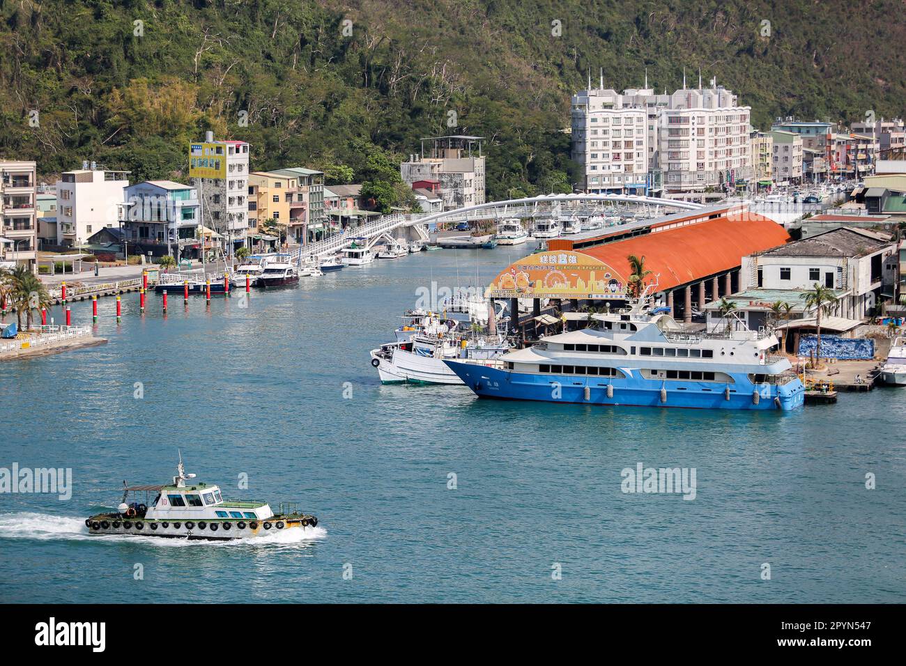 Taiwan small boats hi-res stock photography and images - Alamy