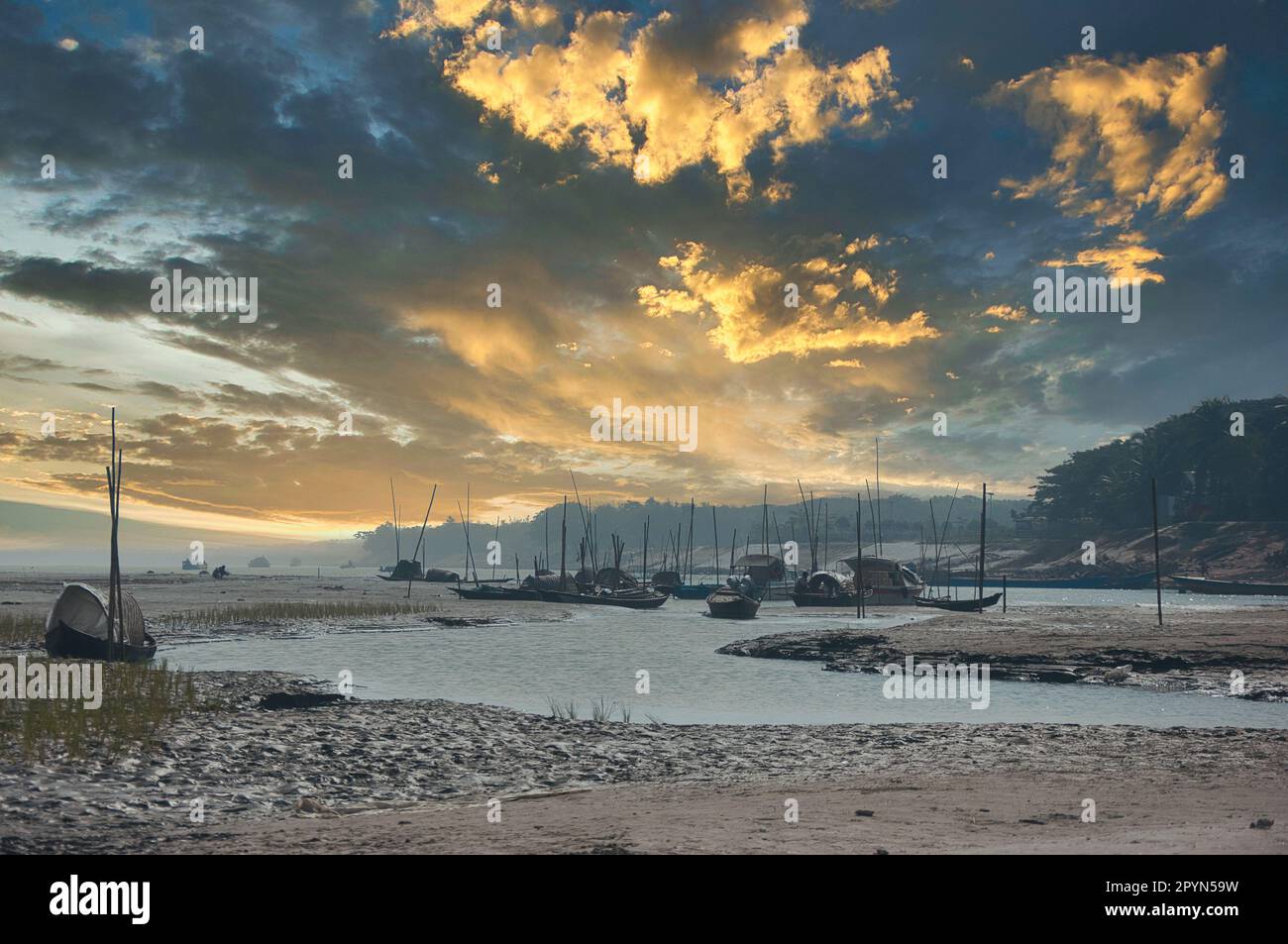Natural scene of Padma river in Bangladesh Stock Photo - Alamy