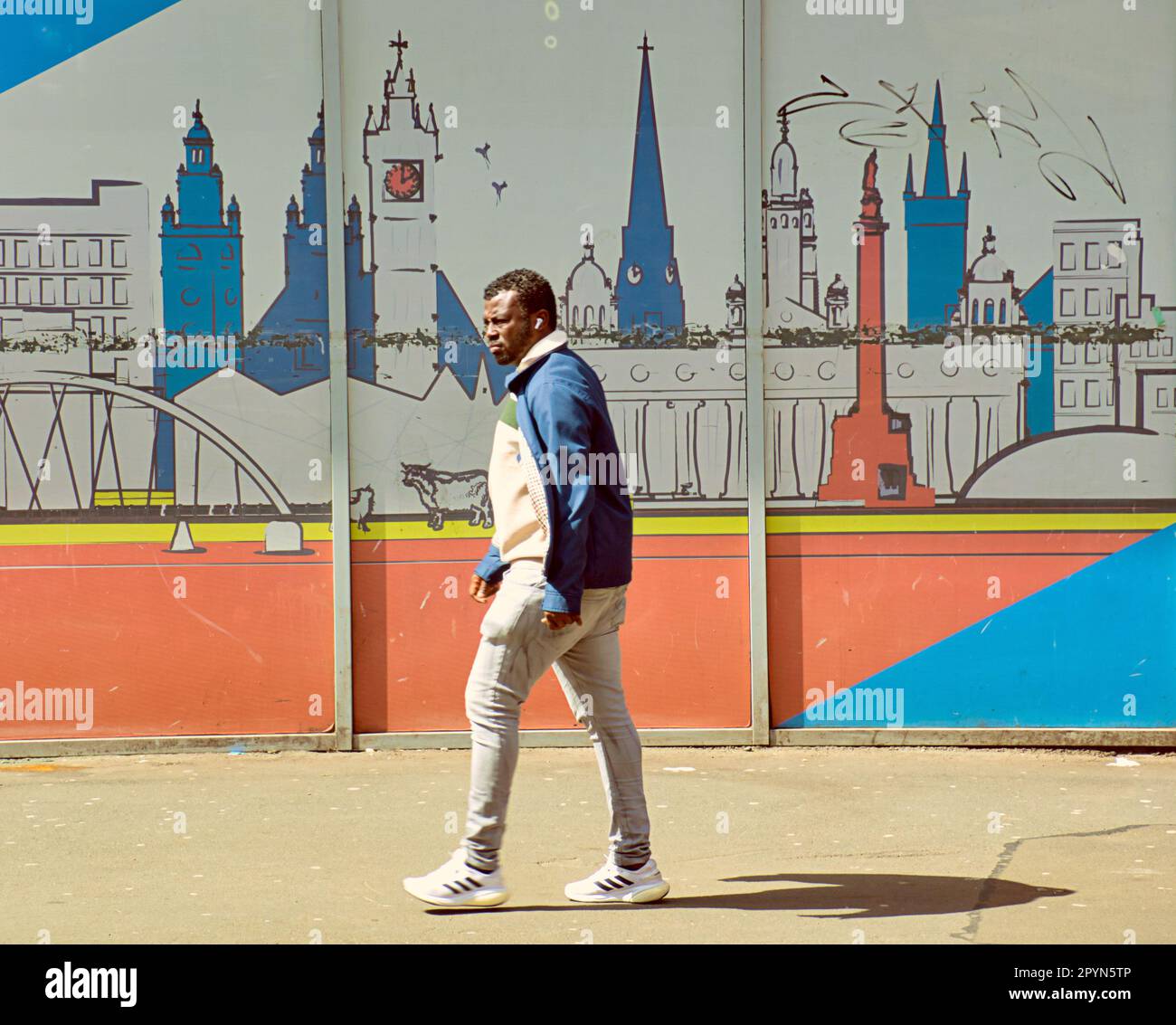 Glasgow, Scotland, UK 4th May, 2023. UK Weather: Sunny warm weather saw ...