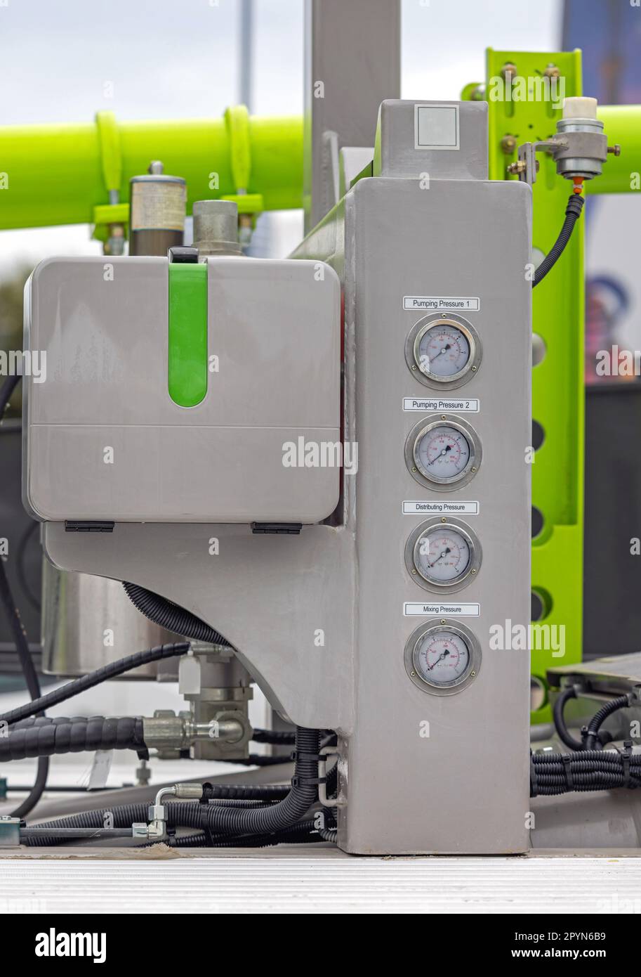 Multi Gauges Pumping Pressure at Concrete Pump Construction Machine ...