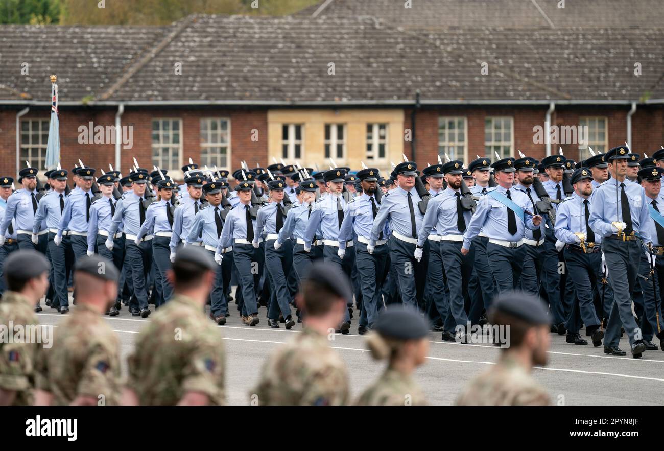 Personnel from the Royal Air Force rehearse for the coronation ...